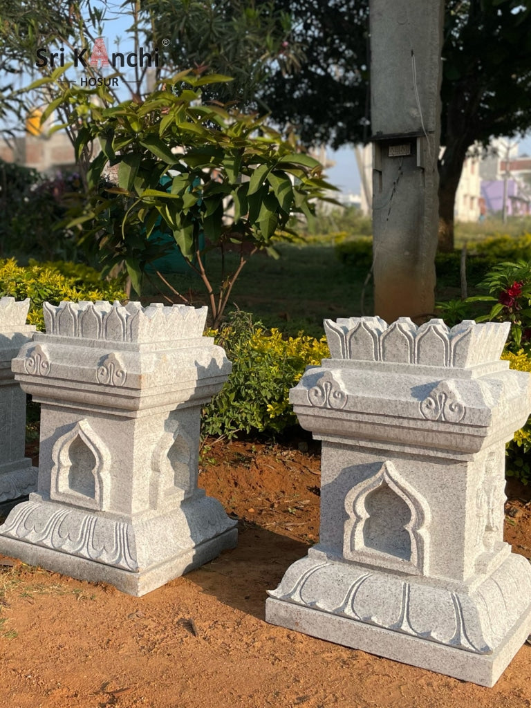 Tulasi maadam (3 Sides Round Flower + Deepam Maadam ) – SRIKANCHI